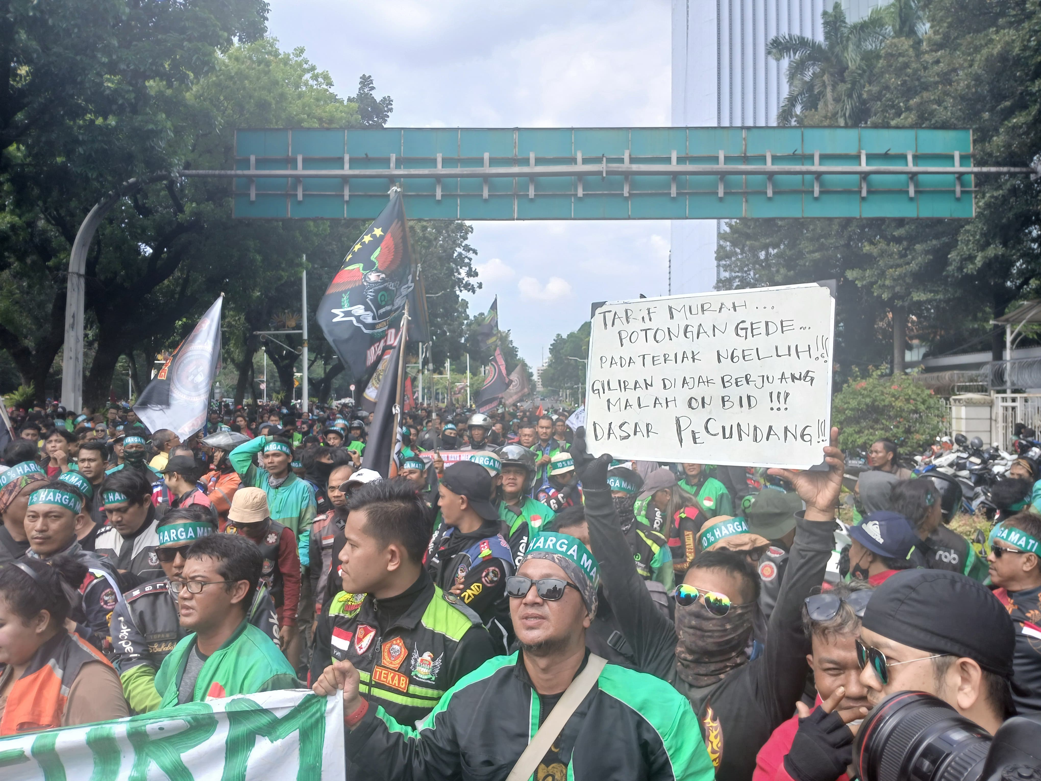 Lokasi dan Jadwal Demo Ojol di Jakarta Hari Ini 21 Juli 2025, Ada 5 Tuntutan - Varia Katadata.co.id