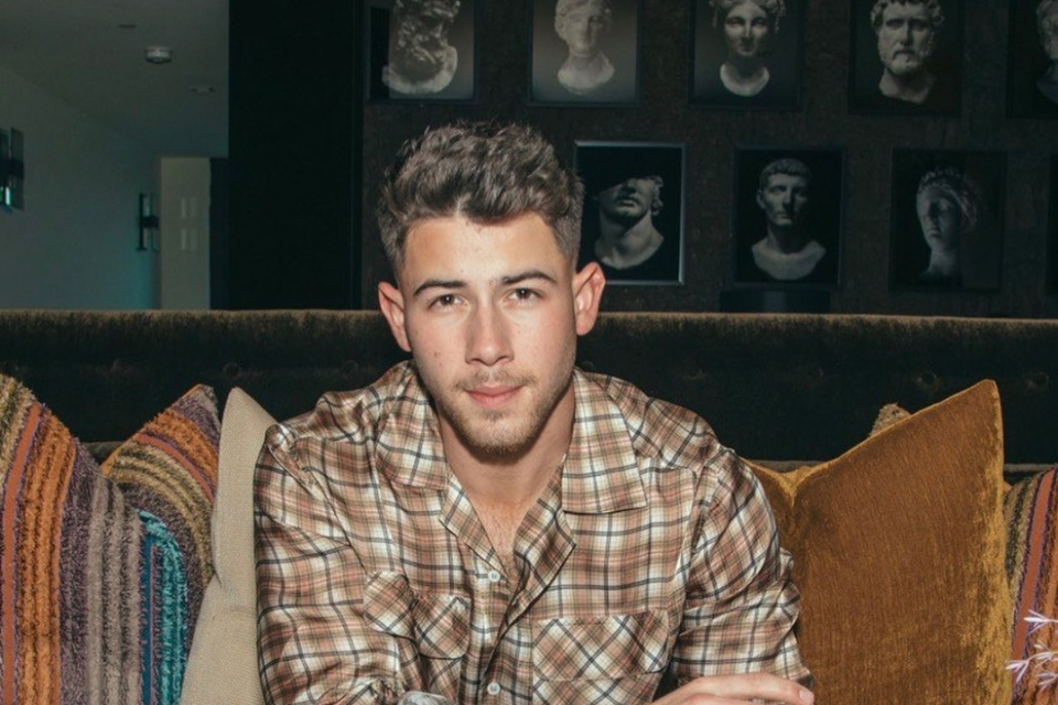 Nick Jonas Dilarikan Ambulans ke Rumah Sakit Saat Syuting - Hits ...