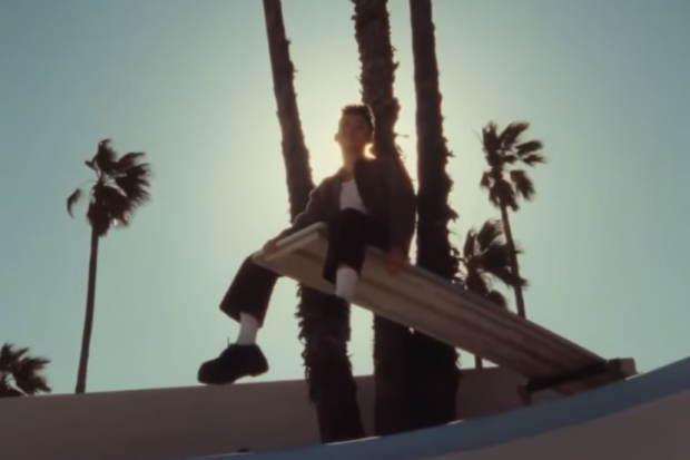 Lirik Lagu California - NIKI, Rich Brian, Warren Hue, 88Rising - Hits ...