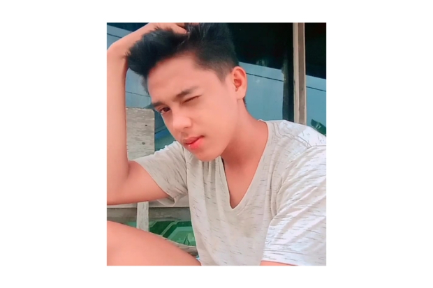 Sosok Ari Saputra, YouTuber Dihina Miskin Kini Ramai Subscriber - Hits Katadata.co.id