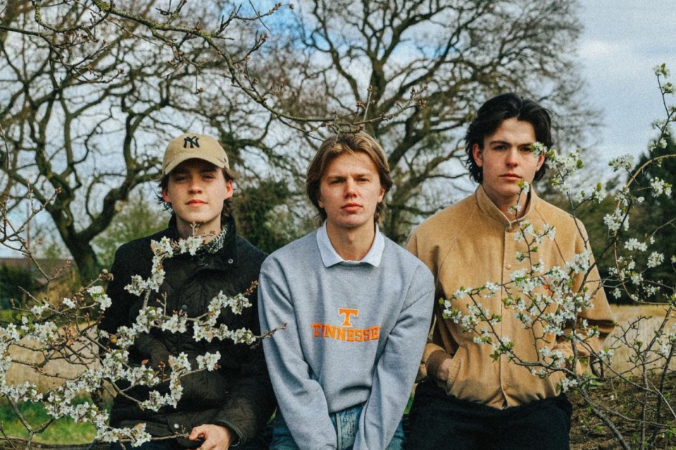 Arti Lirik Lagu Know Me Too Well - New Hope Club dan Danna Paola - Hits Katadata.co.id