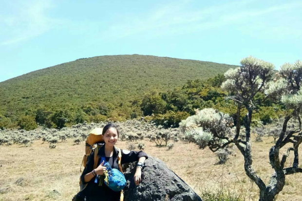 7 Gunung Indonesia dengan Pemandangan Bunga Edelweis - Lifestyle Katadata.co.id