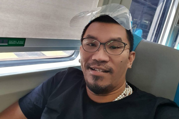 Profil, Keluarga, dan Biodata Mongol Stres, Ibunya Dipasung - Hits ...