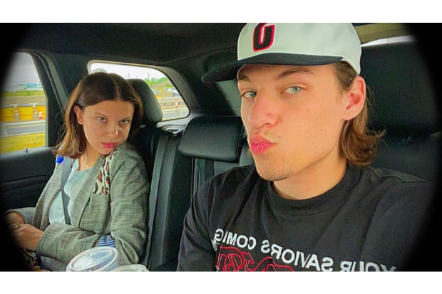 Hunter Ecimovic, Artis TikTok Ngaku Pacar Millie Bobby Brown - Hits ...