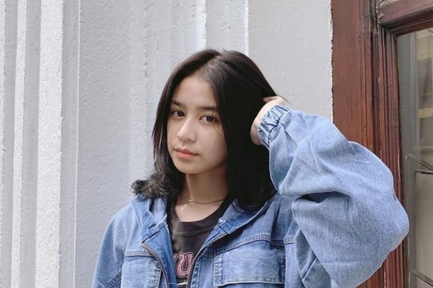 Profil dan Biodata Alin Fauziah, Pemeran Lolly 'Dari Jendela SMP' - Hits Katadata.co.id