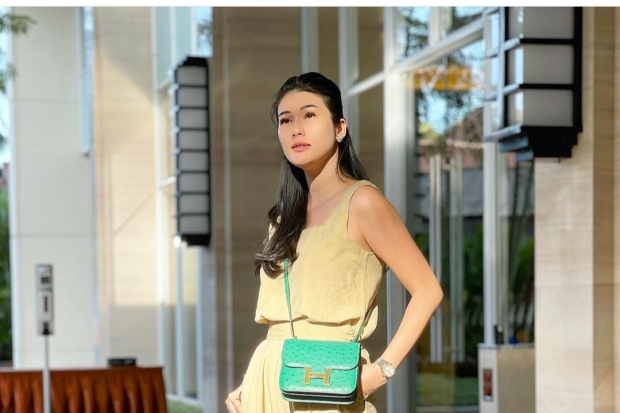 Profil dan Biodata Stevie Agnecya: Agama, Kisah Mualaf, Suami Pilot ...