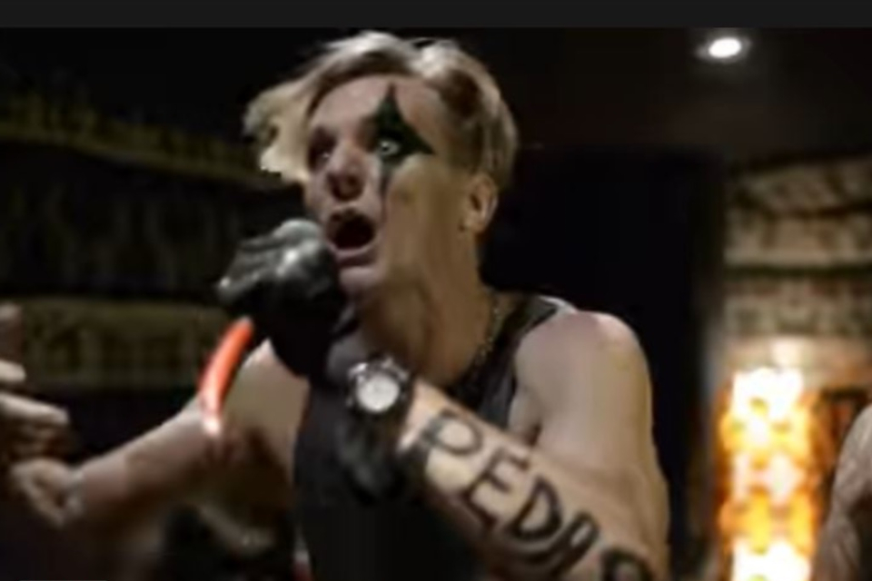 Fakta di Balik Lagu Aku Lapar, Bule Prancis Viral di TikTok - Hits ...