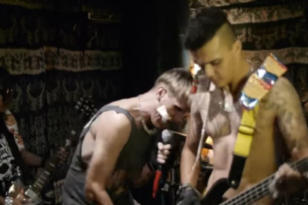 Fakta di Balik Lagu Aku Lapar, Bule Prancis Viral di TikTok - Hits ...