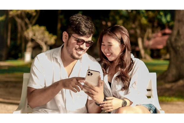 Kisah Cinta Kiky Saputri-Agus Priyono, Kenalan dari Tinder Kini Putus - Hits Katadata.co.id