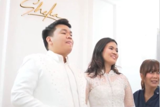 Unggah Momen Fitting Baju Pengantin, Teuku Ryzki Eks CJR Siap Menikah? - Hits Katadata.co.id