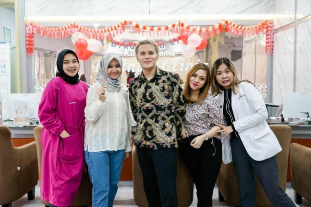 Profil dan Biodata dr. Oky Pratama: Agama, Umur, Pemilik Bening Klinik - Hits Katadata.co.id