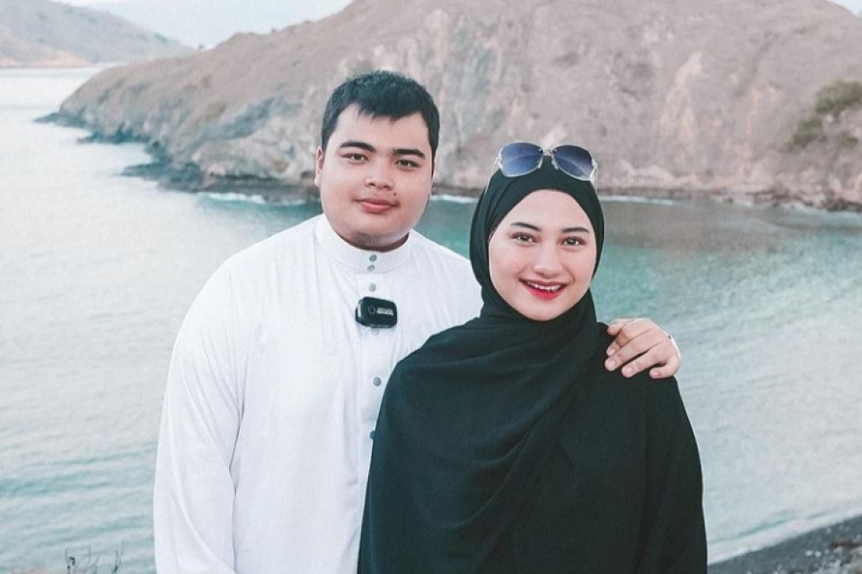 Profil dan Biodata Nadzira Shafa: Istri Ameer Azzikra, Umur, Instagram - Hits Katadata.co.id