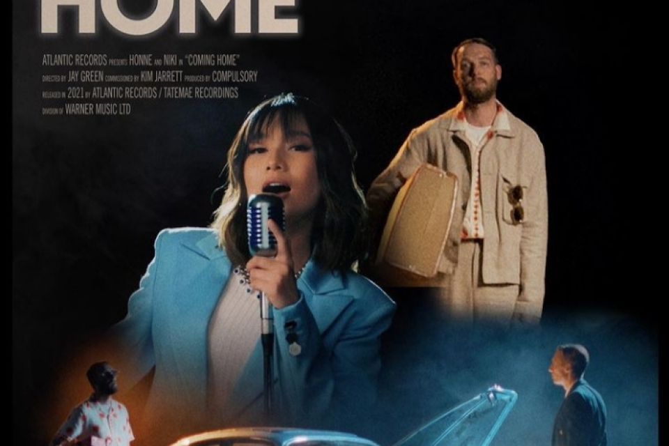 Fakta dan Terjemahan Lirik Lagu Coming Home - HONNE (feat. NIKI) - Hits Katadata.co.id