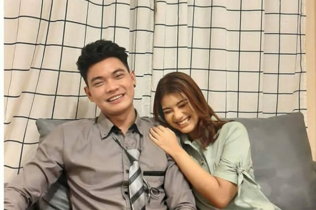 Kisah Cinta Tri Suaka dan Nabila Maharani, Rekan Duet Kini Menikah - Hits Katadata.co.id