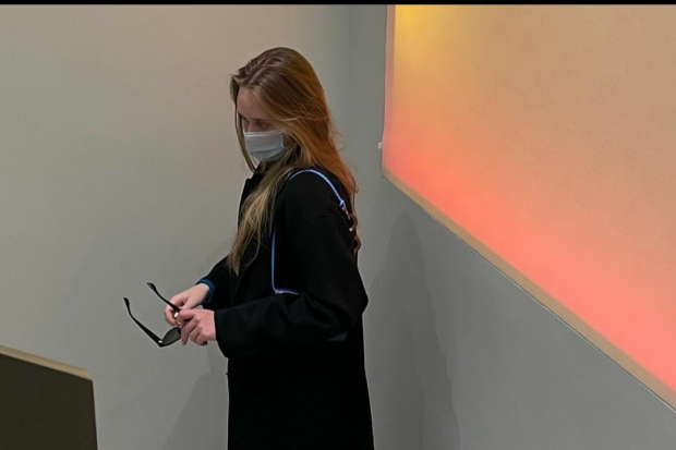 10 Potret Luiza Rozova, Model Diduga Anak Rahasia Vladimir Putin - Hits ...