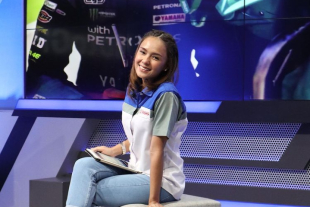 11 Fakta Angie Ang, Presenter MotoGP Dekat Dengan Marc Marquez - Hits ...