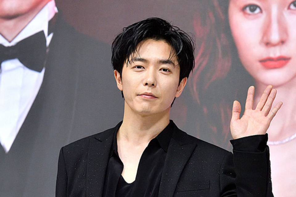 Profil dan Biodata Kim Jae Wook: Agama, Pacar, Karier Drama, Akun IG ...