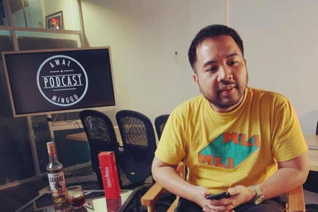 Profil dan Biodata Adriano Qalbi: Karier, Film, Dijuluki Bapak Podcast - Hits Katadata.co.id