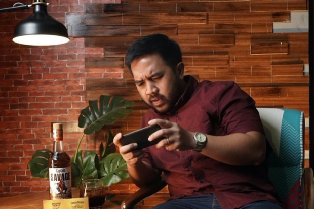 Profil dan Biodata Adriano Qalbi: Karier, Film, Dijuluki Bapak Podcast - Hits Katadata.co.id