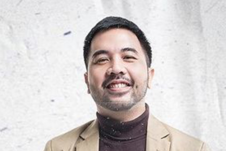 Profil dan Biodata Adriano Qalbi: Karier, Film, Dijuluki Bapak Podcast - Hits Katadata.co.id