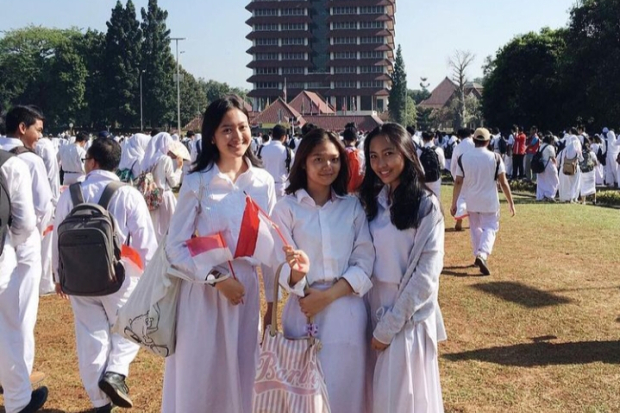 6 Fakta Puteri Modiyanti, Anak Sandy Harun Kini Jadi Selebgram - Hits ...