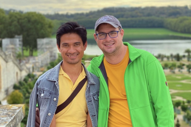 Profil dan Biodata Frederik Vollert: Agama, Pekerjaan, Anak, Suami ...