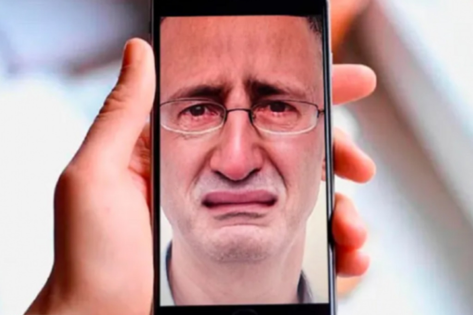 Cara Pakai Filter Wajah Menangis yang Viral di Sosmed - Lifestyle Katadata.co.id