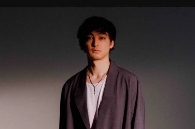 10 Fakta Joji, Penyanyi Glimpse of Us Dulunya YouTuber Komedi - Hits ...