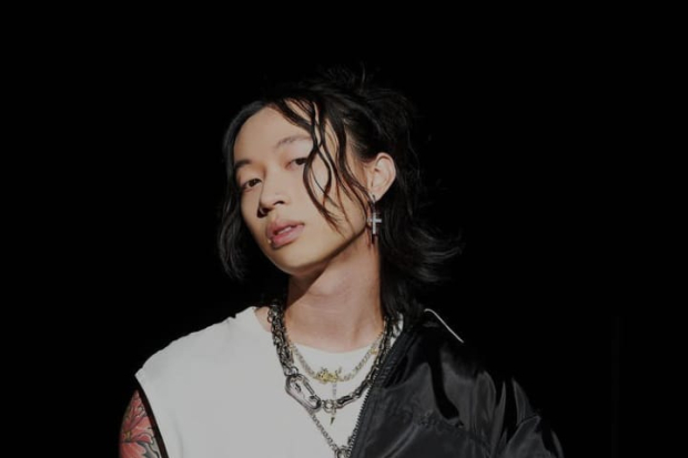 Profil dan Biodata Keshi: Nama Asli, Umur, Kewarganegaraan, Lagu, IG - Hits Katadata.co.id