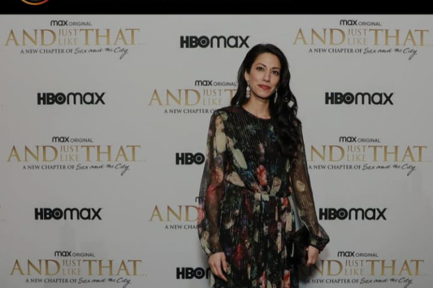 5 Fakta Huma Abedin, Politisi Muslim di AS Pacar Bradley Cooper - Hits ...