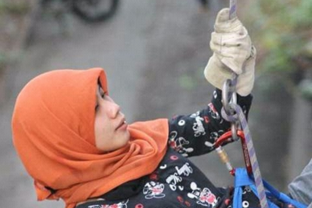 Profil dan Biodata Winda Utami, Juru Bahasa Isyarat HUT RI yang Viral - Hits Katadata.co.id