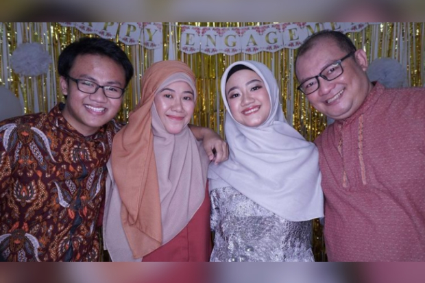 Profil dan Biodata Asma Nadia: Buku, Film, Penulis Baru Ikatan Cinta - Hits Katadata.co.id