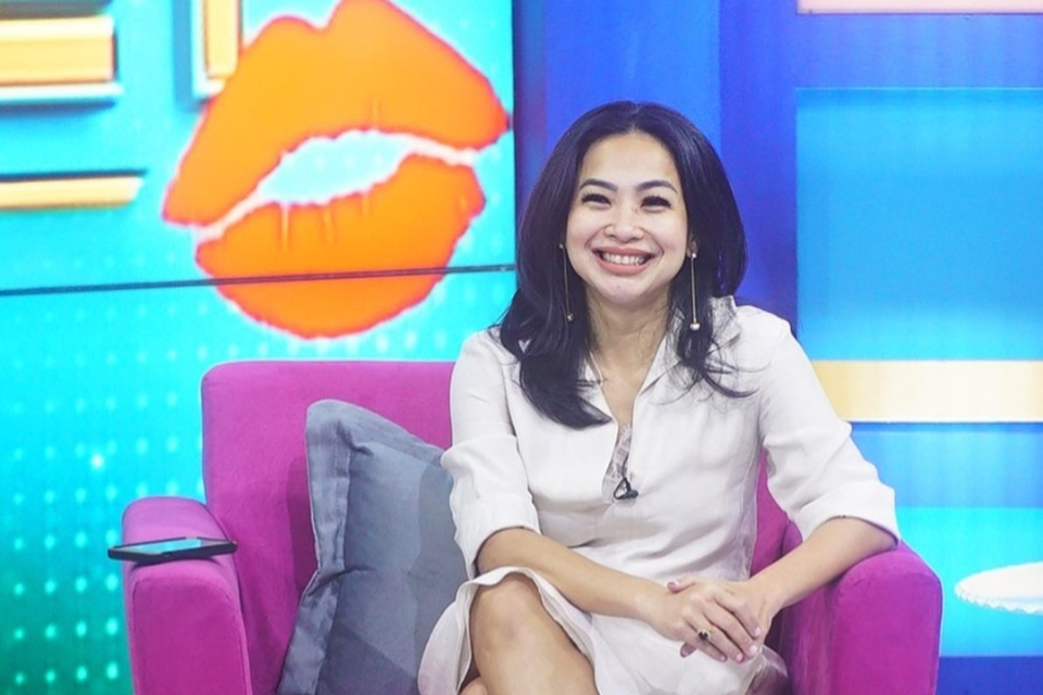 Curhatan Feni Rose Usai Dilaporkan Deolipa Yumara ke Polisi - Hits Katadata.co.id