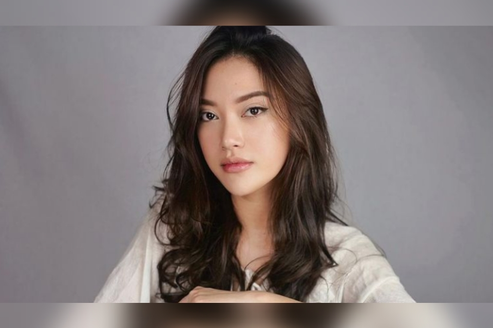 Profil dan Biodata Dindra Nashriyah: Agama, Umur, Keluarga, Pacar, IG - Hits Katadata.co.id