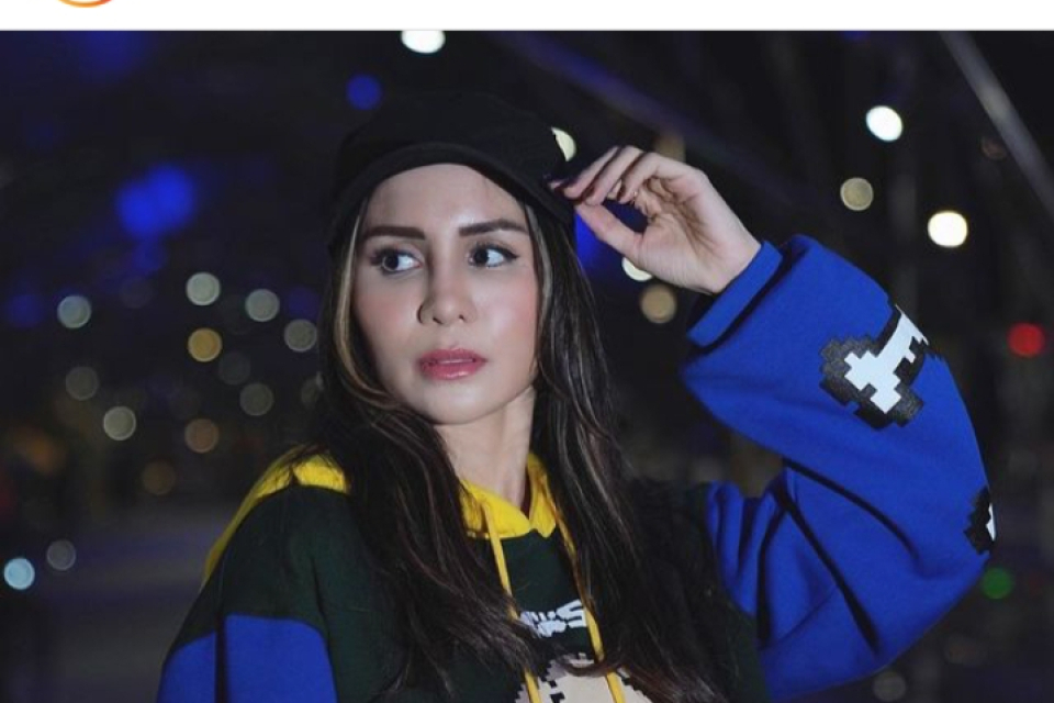 Profil dan Biodata Momo Geisha: Agama, Umur, Suami, Karier, Bisnis, IG - Hits Katadata.co.id