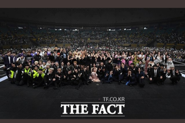 Pemenang The Fact Music Awards 2022, BTS Borong Penghargaan - Korea Katadata.co.id