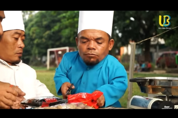 5 Momen Ucok Baba Jualan di Pinggir Jalan, Ngaku Job Syuting Sepi ...