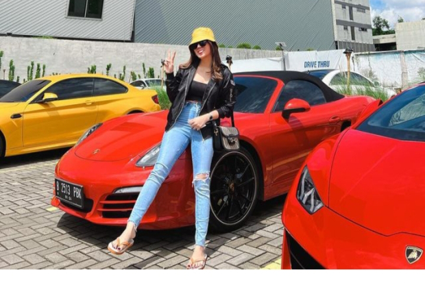 Profil dan Biodata Clara Shinta: Agama, Umur, Bisnis, Pacar, TikTok - Hits Katadata.co.id