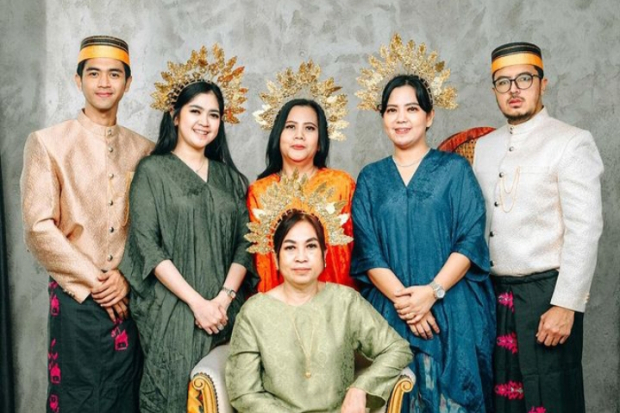 Profil dan Biodata Imran Ismail: Agama, Umur, Pacar, Pemain Kupu Malam - Hits Katadata.co.id