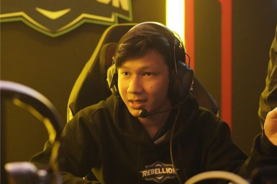 Profil dan Biodata RBL Fearless: Agama, Umur, Karier, Pacar, Kasus, IG ...