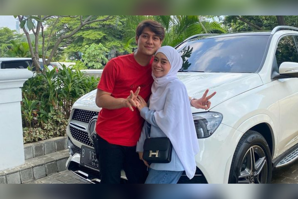 Penampakan Villa di Bali yang Dibeli Rizky Billar untuk Lesti Kejora - Hits Katadata.co.id
