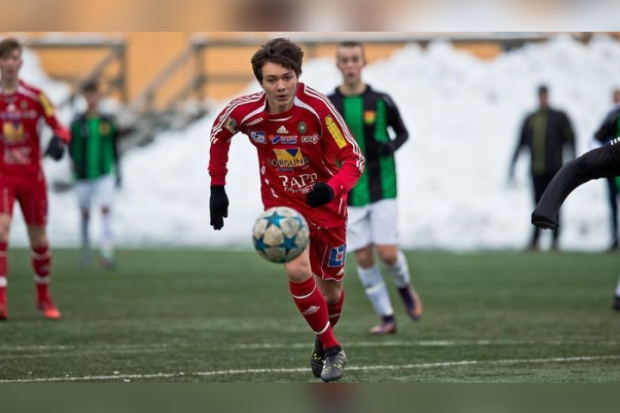 Profil dan Biodata Nyoman Paul Aro: Agama, Karier Sepak Bola, Akun IG ...