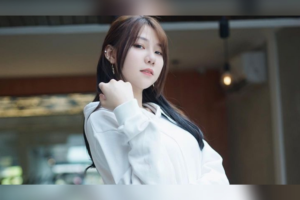 Profil dan Biodata Jena Dammaya: Umur, Akun IG, Cosplay Boa Hancock - Hits Katadata.co.id