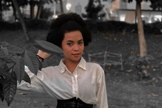 Profil dan Biodata Kezia Caroline: Agama, Umur, IG, Main Melukis Senja ...