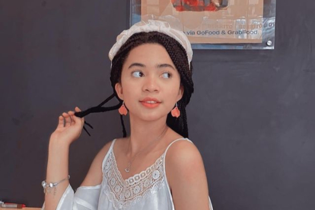 Profil dan Biodata Kezia Caroline: Agama, Umur, IG, Main Melukis Senja ...