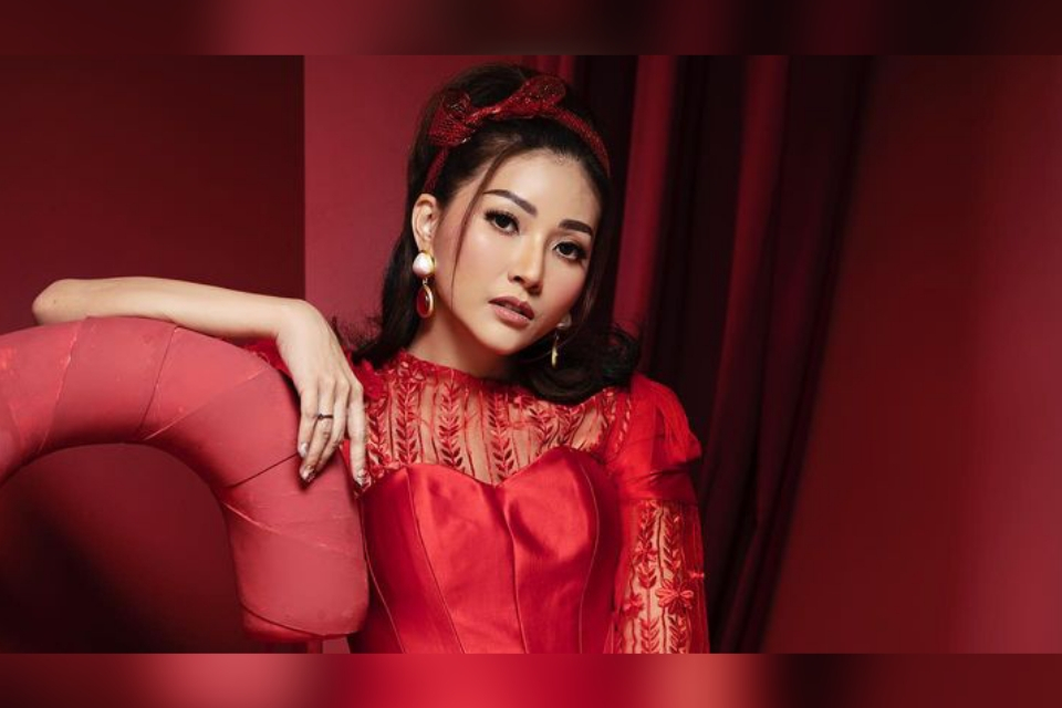 Profil dan Biodata Sarwendah: Agama, Keluarga, Keluar dari Cherrybelle - Hits Katadata.co.id