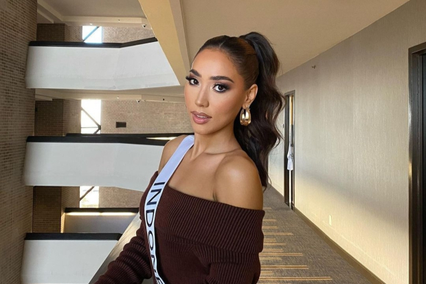 8 Pesona Laksmi De Neefe Suardana di Miss Universe 2022 - Hits Katadata ...