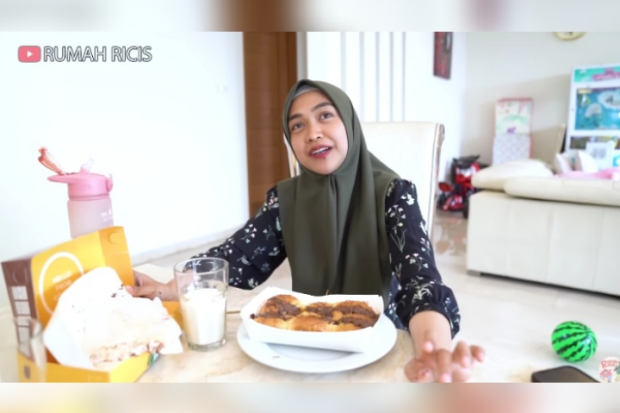 Kronologi Ria Ricis Pecat Karyawan Gara-gara Roti 3 Potong - Hits ...