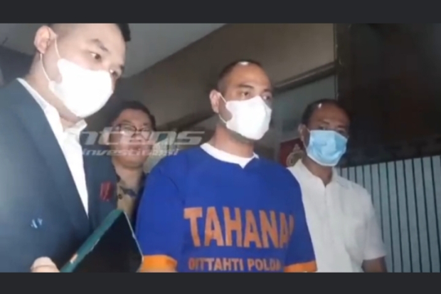 Surat Cinta Ferry Irawan untuk Venna Melinda Usai Resmi Ditahan - Hits Katadata.co.id