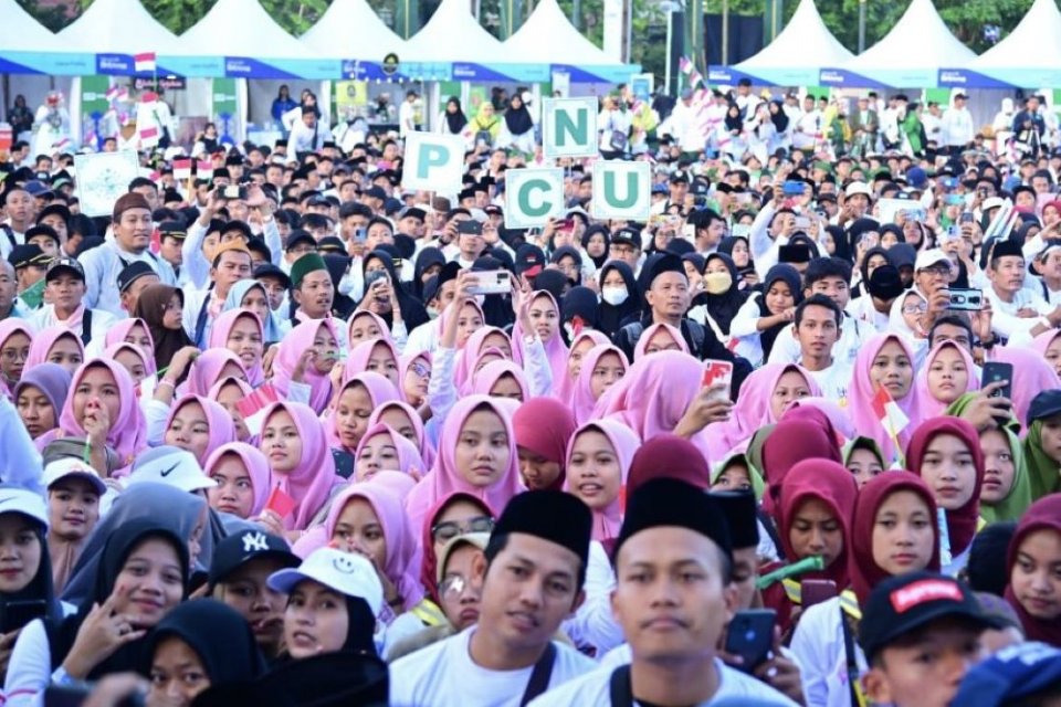 Jokowi Ikuti Jalan Sehat Buka Rangkaian Harlah 1 Abad NU - Nasional ...